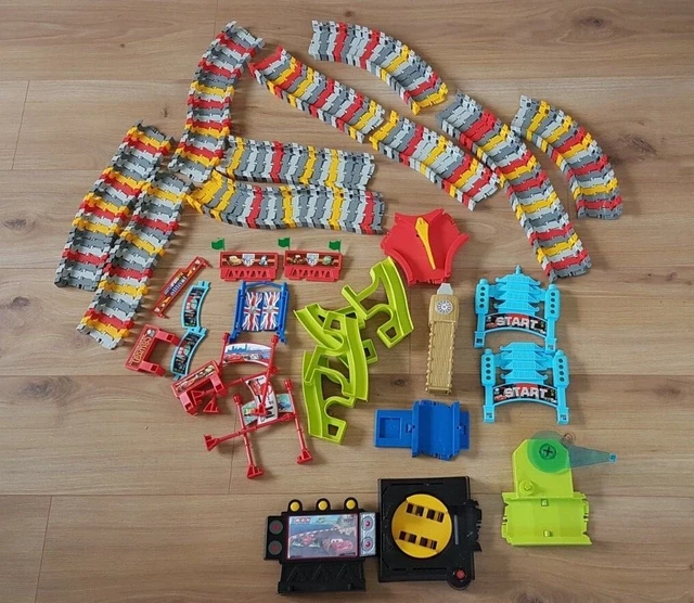 AUTORENNBAHN DISNEY·PIXAR CARS Team 95 Lightning McQueen WGP 95 EUR 10 ...