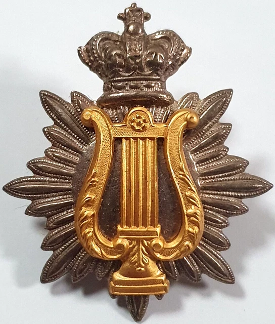 BRITISH ARMY VICTORIAN Bandsman Musicians Bandmaster Cap Badge - 2 Lugs ...