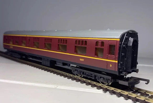 LIMA 305332 MK1 Brake 1st Class Coach In LMS Maroon 2257 - Boxed - OO ...