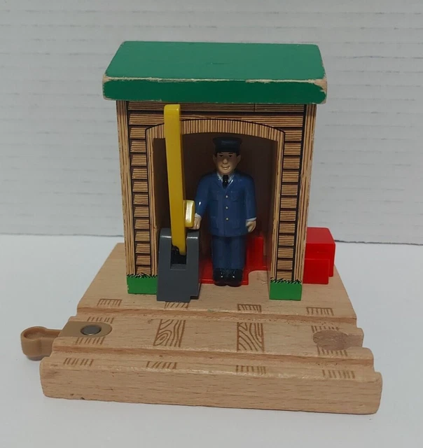THOMAS THE TANK Engine Wooden Railway Sodor Conductor Shed 2001 $11.99 ...