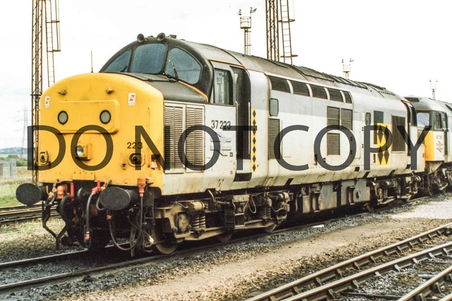 UK DIESEL TRAIN Railway Photograph Of Class 37 Loco 37223. Rm37-783 £1. ...