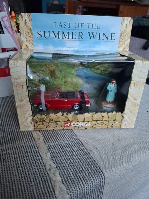 CORGI LAST OF the Summer Wine Triumph Herald Edie Pegden Figure £10.78 ...