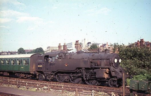 ORIGINAL COLOUR SLIDE of 80085 BR Standard steam loco £5.99 - PicClick UK