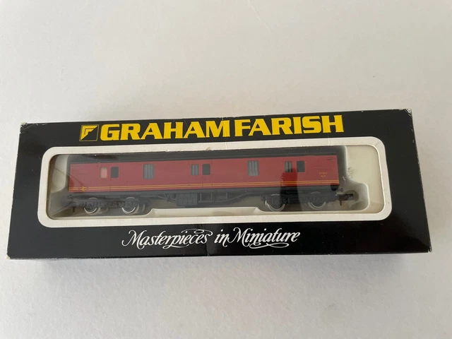 GRAHAM FARISH MK1 Full brake '93263' in Post Office Parcels livery £25. ...