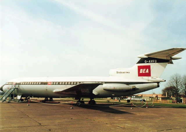 AIRCRAFT PHOTOGRAPH HAWKER Siddeley HS-121 Trident 2E - BEA (?23) £4.87 ...