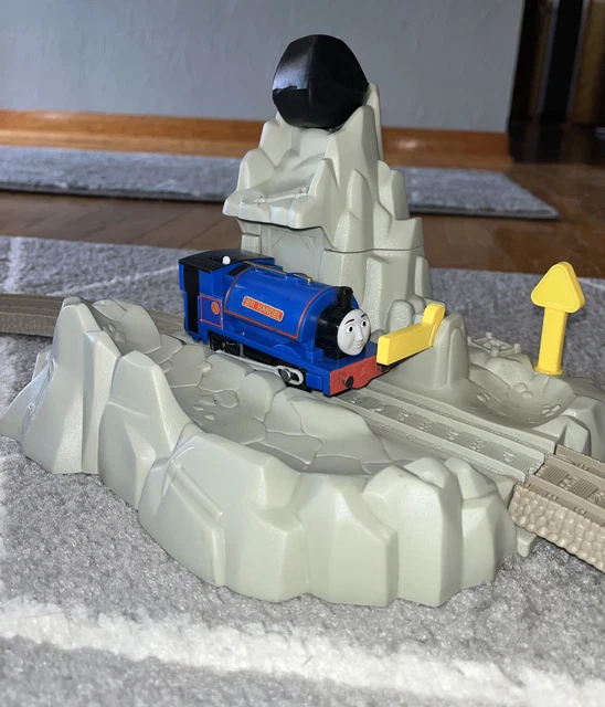 THOMAS AND FRIENDS trackmaster james at boulder mountain set Incomplete ...