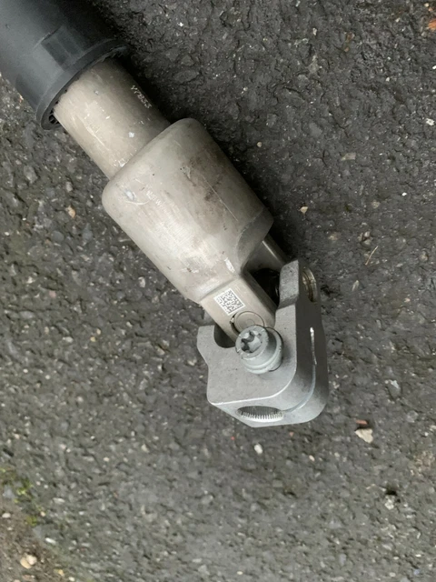 ORIGINAL MERCEDES CLASSE C W205 Guidon Cardan Colonne de Direction ...