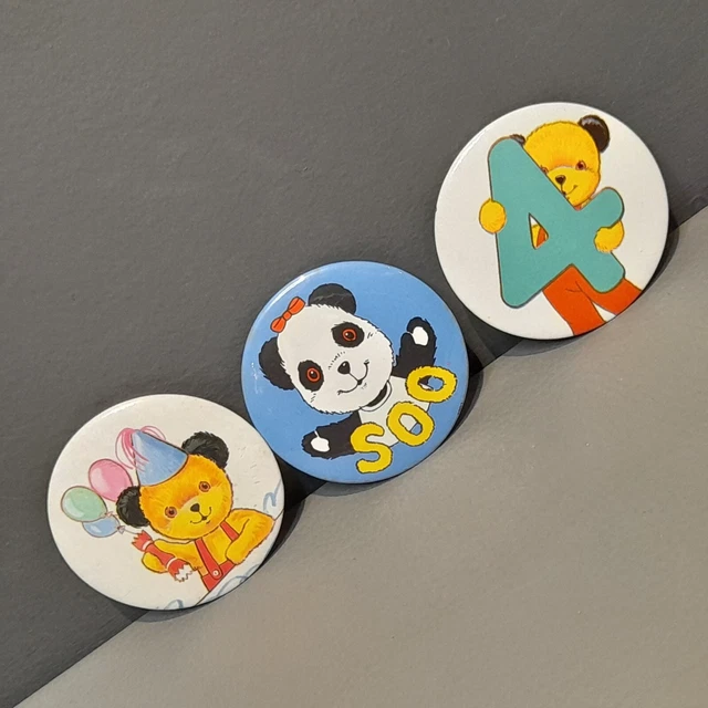 ORIGINAL VINTAGE SOOTY & Soo Pin Lapel Badges Retro Kids Television 80s ...