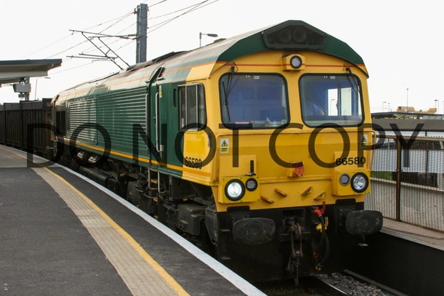 UK DIESEL TRAIN Railway Photograph Of Class 66 66580. Loco. Rm66-773 £1 ...