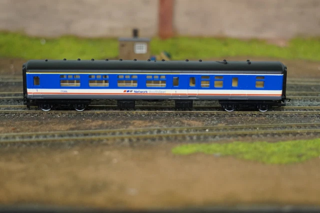 HORNBY R444 OO Gauge BR Mk2 Brake Coach Network SouthEast 17086 £35.00 ...