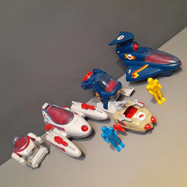 VINTAGE BLUEBIRD MANTA Force Vehicles Bundle and x2 Figures Retro 1980s ...