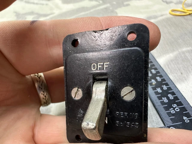 ORIGINAL WW2 BRITISH RAF AM Marked On/Off Switch - 5c/543 - Spitfire ...