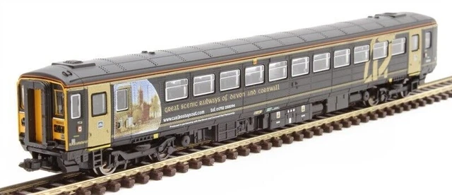 DAPOL 2D-020-003 - Class 153 - No.153302 Wessex Trains Black/Gold - N ...
