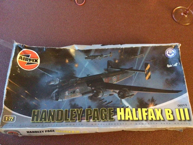 VINTAGE AIRFIX HAND let Page Halifax B III Kit 06013, Complete £20.00 ...