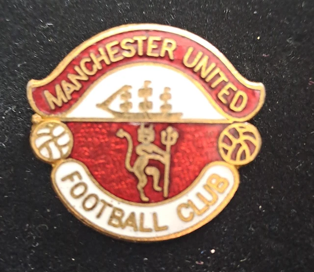 RARE VINTAGE MANCHESTER UNITED CLUB CREST COFFER 1970s PIN BADGE RARE ...