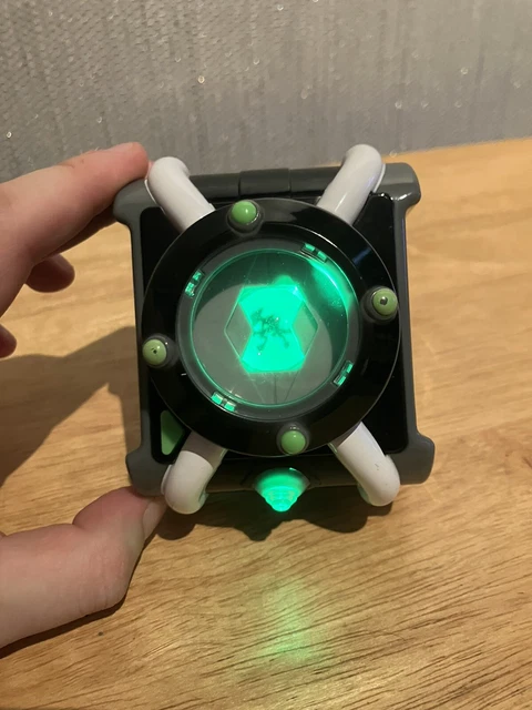 BEN 10 ULTIMATE OMNITRIX DELUXE FX WATCH lights sounds TOY BANDAI alien ...