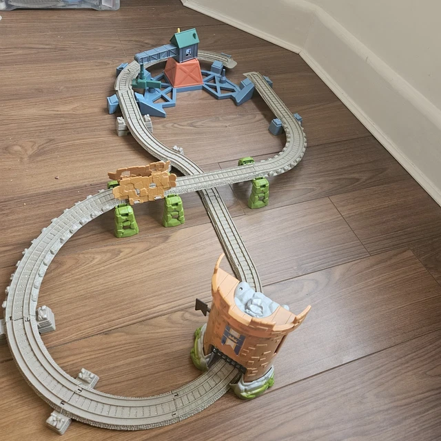 THOMAS & FRIENDS Trackmaster Thomas Castle Quest Complete £10.99 ...