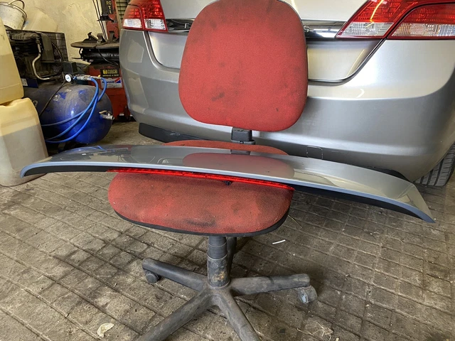 BMW E91 REAR Spoiler With Brake Light £34.99 - PicClick UK