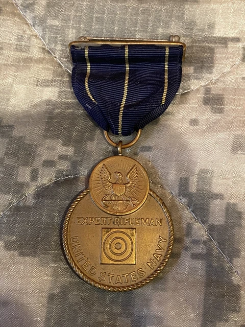 ORIGINAL WW2 US Navy Expert Rifleman Medal - Full Wrap Brooch - WWII ...