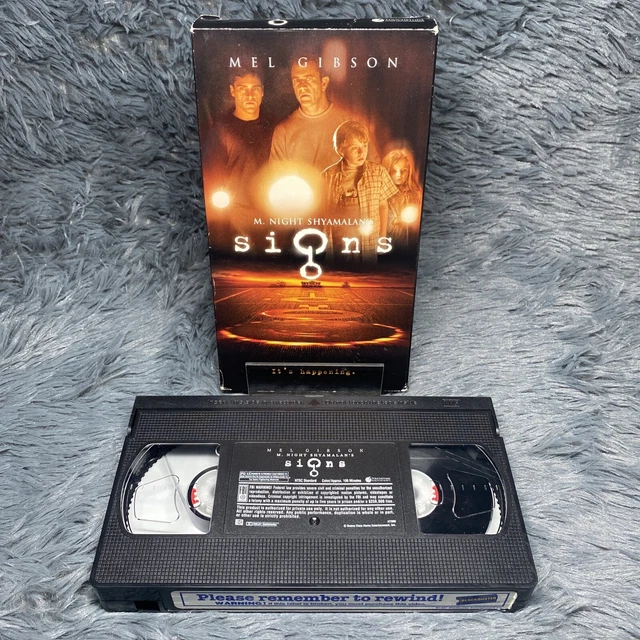 SIGNS VHS HORROR Sci-Fi Movie Mel Gibson Joaquin Phoenix M. Night ...