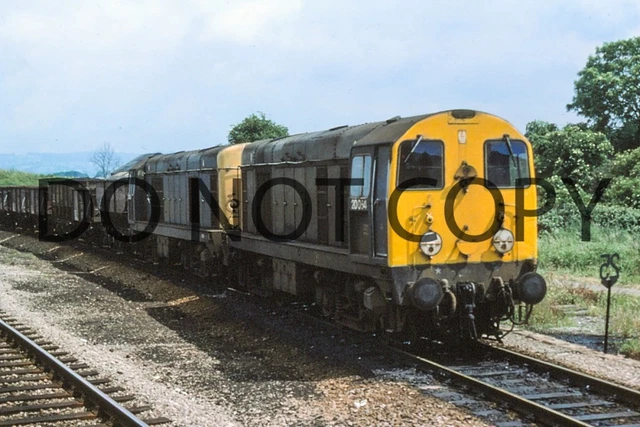 UK DIESEL TRAIN Railway Photograph Of Class 20 20084 Loco. Rm20-130 £1. ...