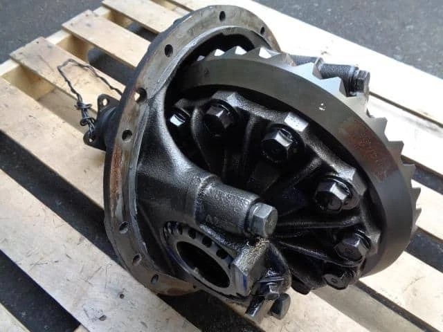 MITSUBISHI FUSO CANTER Rear Rigid Differential Assembly MC061238 ...
