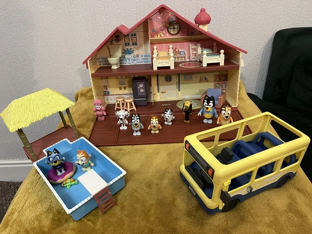 CBEEBIES BLUEY HOUSE, Bus, Pool Plus 10 Figures And Furniture Toy ...