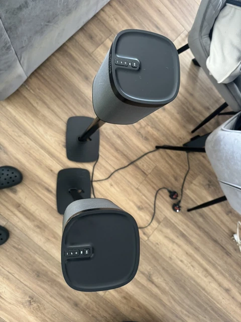 SONOS PAIR OF Play 1 Wireless Speakers in black . Excellent working ...