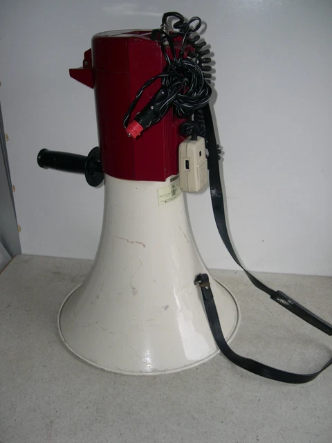 VERY LOUD TOA Er-68 High Power Shoulder Megaphone In White/Red ...