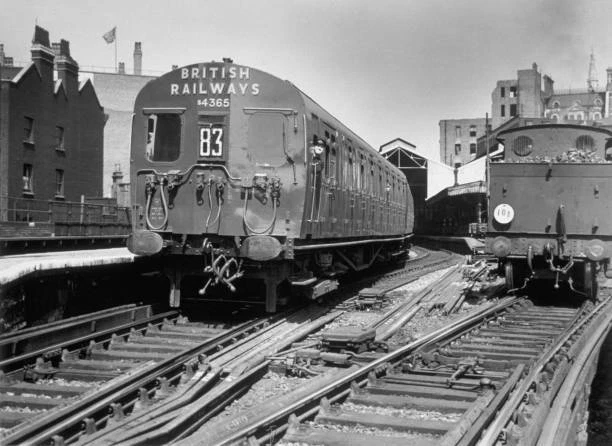 SOUTHERN ELECTRIC TRAIN Blackfriars Station London, new British Ra ...