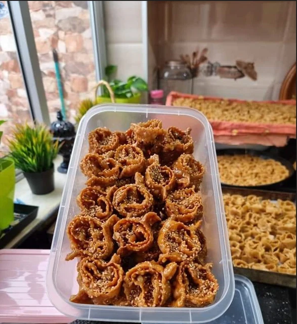 HANDMADE MOROCCAN CHEBAKIA, Honey-Sesame Pastry, chebakiya 1 KG £46.33 ...
