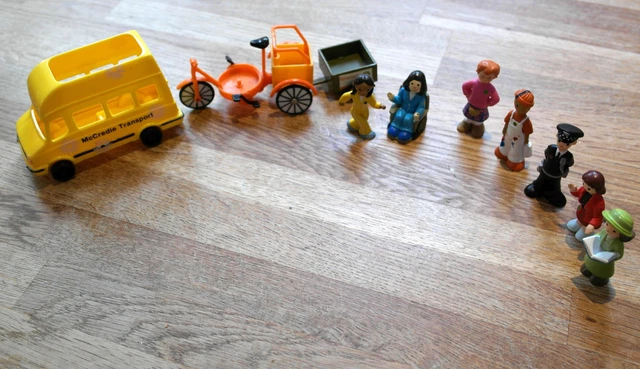 SET OF 7 Balamory Figures, McCredie Transport Minibus, Spencer Trike £ ...