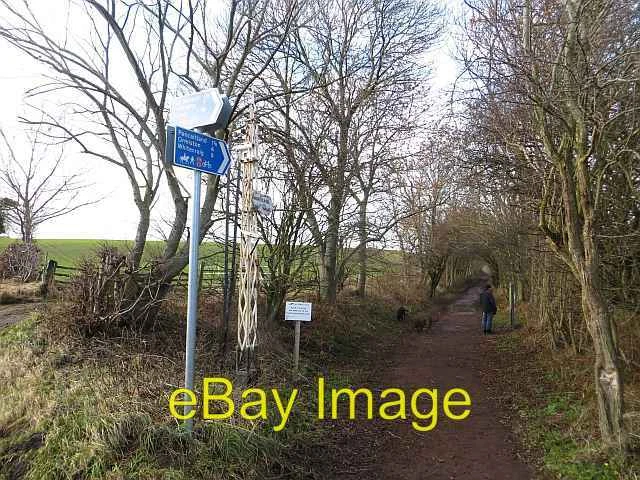 PHOTO 6X4 PENCAITLAND Railway Path West Saltoun The Saltoun Station end ...