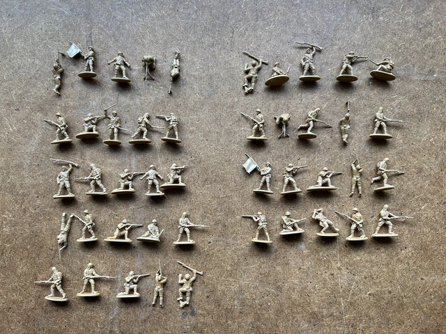 MATCHBOX JAPANESE WWII infantry 1/76 scale toy soldiers. Off sprue, 45 ...