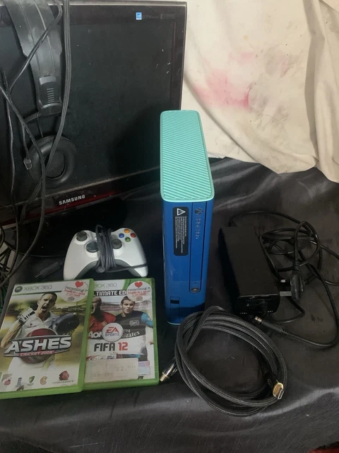 XBOX 360 E Console Limited Edition Blue with 2 games 1 controller fully ...