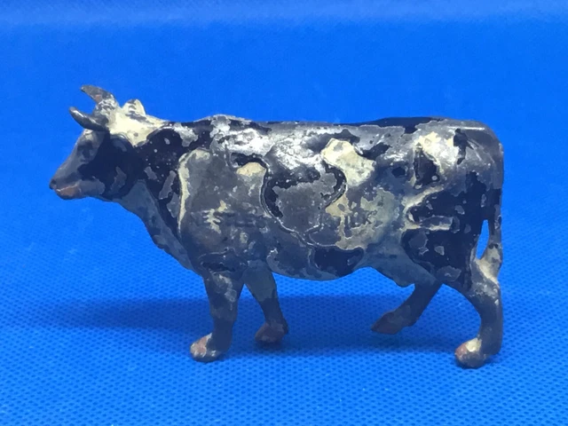 BRITAINS NESTLE WORLD Map Cow , Pink 572 Front Left Leg Pinched In A ...