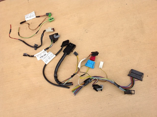 MERCEDES SLK R171 Rear Sam Fuse Relay Box Connector Wiring Loom Plugs ...