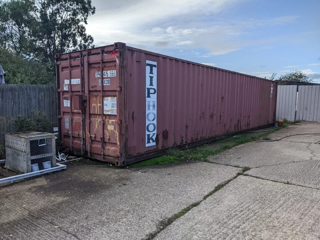 40FT USED SHIPPING Container, wind & water proof but internal lining ...