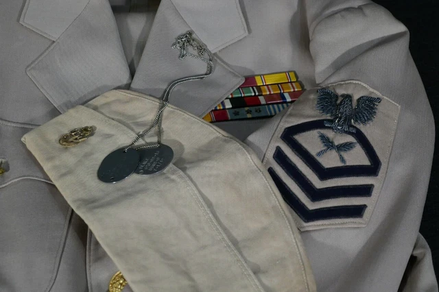 WWII US NAVY Chief Yeoman Dog Tags Uniform USS Bogue CVE-9 / VC-9 SANK ...