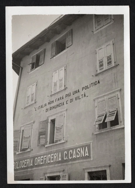 FASCISMO: SCRITTE SUI muri slogan di Mussolini - 2 - vere foto ...