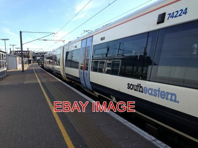 PHOTO CLASS 375 Southeastern Livery On 375624 £1.00 - PicClick UK
