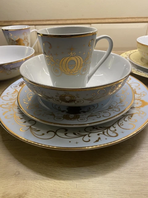 DISNEY PRINCESS CINDERELLA Porcelain Gold Detail Dinner Plate Side ...