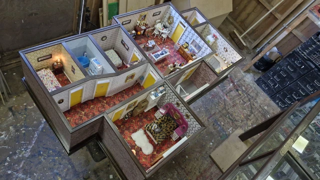 ONLY FOOLS AND Horses 1:12 Scale Trotter Flat Model £100.00 - PicClick UK