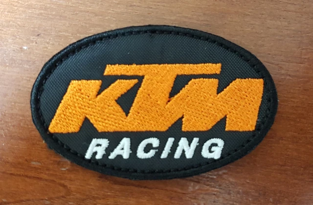 KTM RACING PATCH TOPPA OVALE ricamata con STRAPPO - 8 cm X 5 cm EUR 6 ...