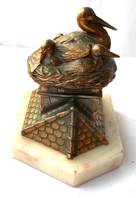 RÉGULE TIRELIRE NID De Cigognes Sur Un Toit Money Box Stork Nest On A ...