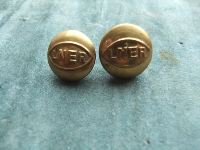 LNER BRITISH RAILWAYS rail buttons London North Eastern obsolete 15mm ...