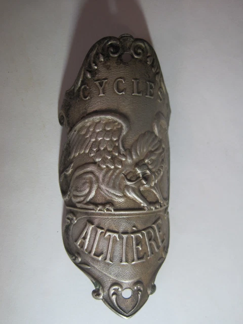 ANCIENNE PLAQUE DE VELO CYCLES ALTIERE LION AILE 7,5 cm EUR 12,00 ...