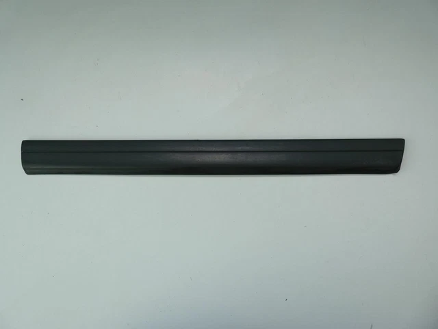 MERCEDES W201 190E 2.0 Bottom Left Rear Dashboard Door Moldings A2 £23. ...