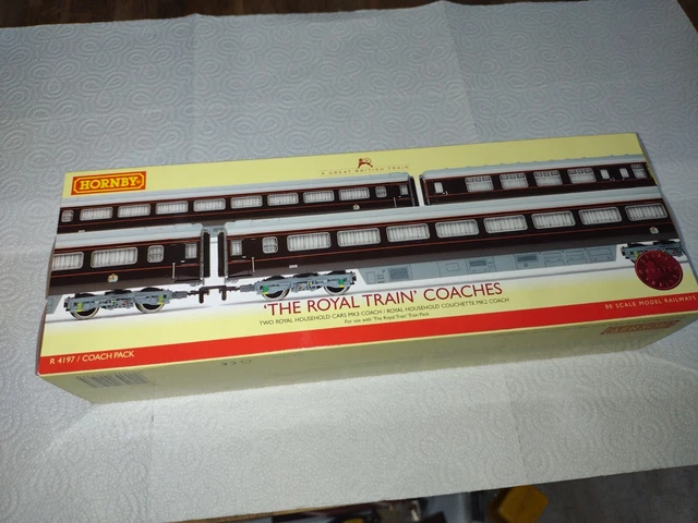 HORNBY R4197 ROYAL Train Coach Pack. £100.00 - PicClick UK