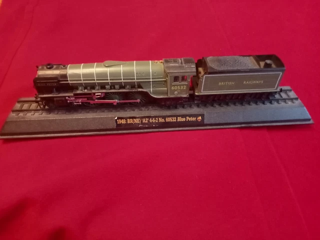 CLASSIC STEAM TRAIN With Display Plinth £1.16 - PicClick UK